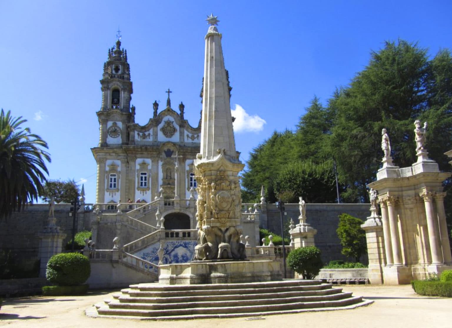 Lamego Portugal: quoi visiter, où manger, où dormir [2025]